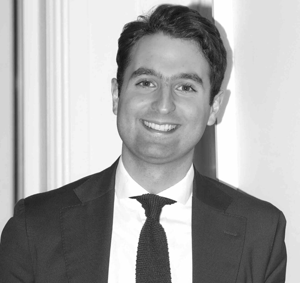 アジアのアートマーケットの中心的人物：26歳のネイサン ドライ氏、新CEO サザビーズアジア (サザビーズのオーナー パトリック・ドライの息子 ...