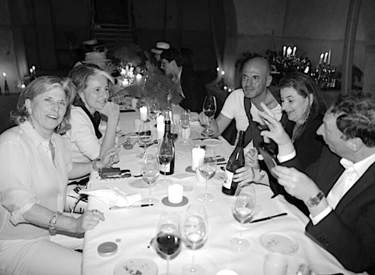 Hedge fund titan Israel Englander pays 1 billion US$ to ex-wife and ...